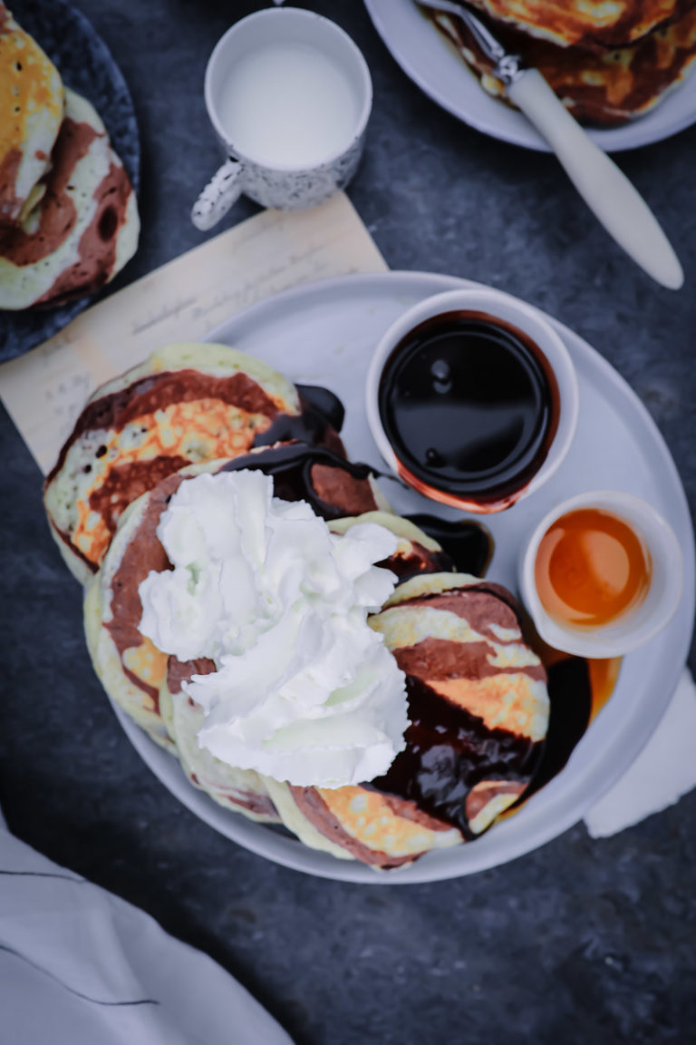 Zebra Kakao Pancakes Rezept | Zucker, Zimt und Liebe